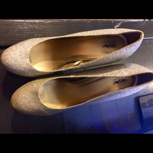 Mossimo Supply Co. | Shoes | Mossimo Platform Gold Glitter Pumps | Poshmark